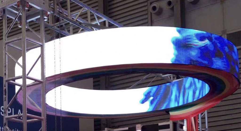 Breaking Boundaries With Flexible LED Displays